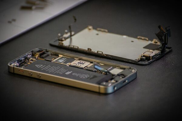 iPhone Screen Lifting Up Out Of The Frame - RepairSpotter