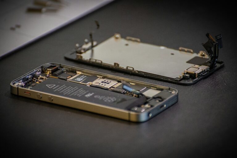 iPhone Screen Lifting Up Out Of The Frame - RepairSpotter